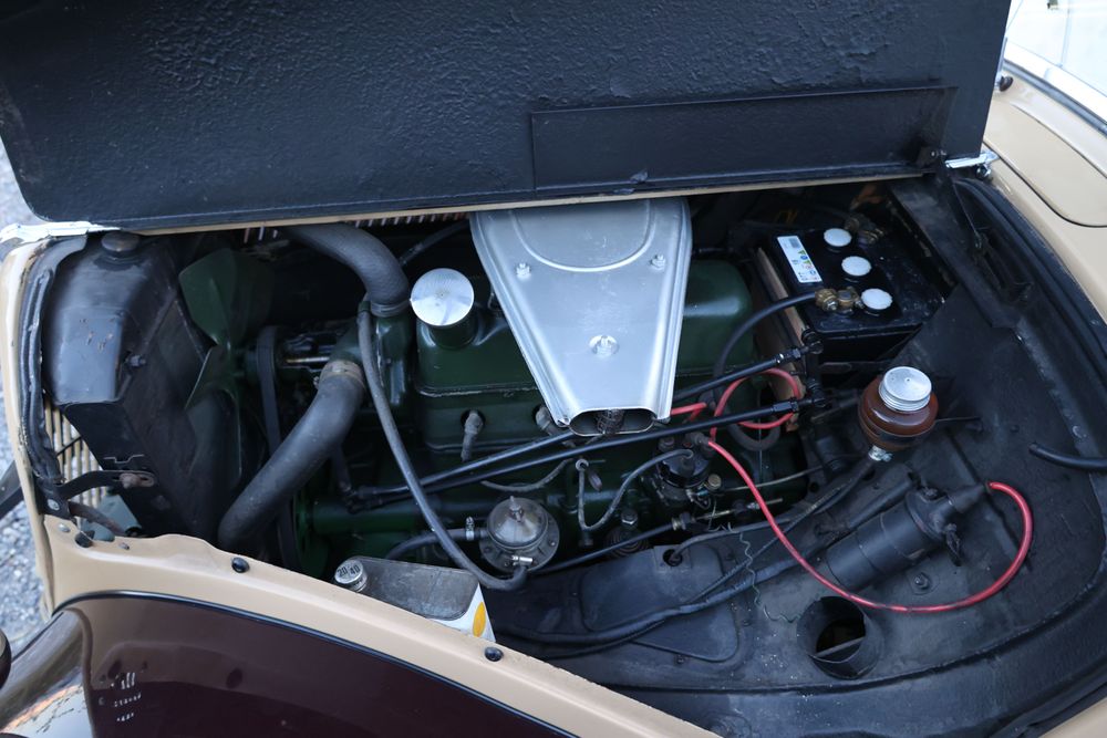 Citroën Traction BL11 - 1954 | CarYouNeed.ch