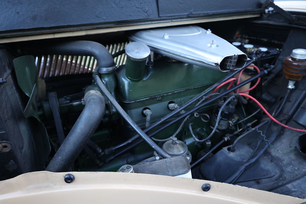 Citroën Traction BL11 - 1954 | CarYouNeed.ch