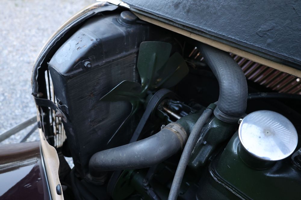 Citroën Traction BL11 - 1954 | CarYouNeed.ch