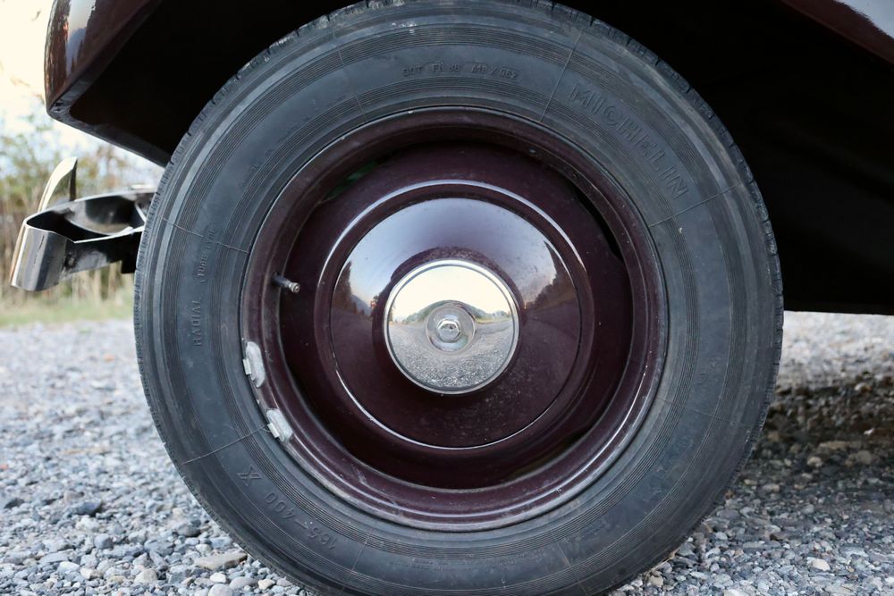 Citroën Traction BL11 - 1954 | CarYouNeed.ch