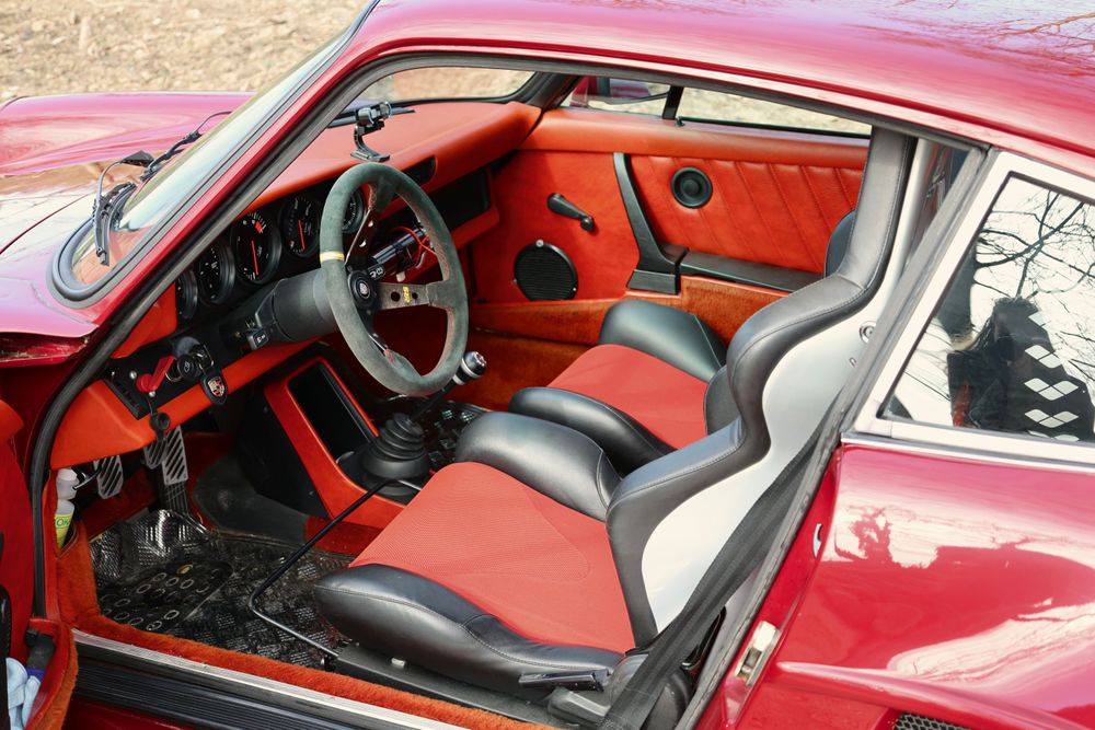 Porsche 911 3.0 SC Turbo Look 1982 | CarYouNeed.ch