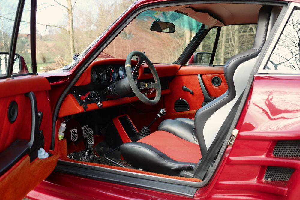 Porsche 911 3.0 SC Turbo Look 1982 | CarYouNeed.ch