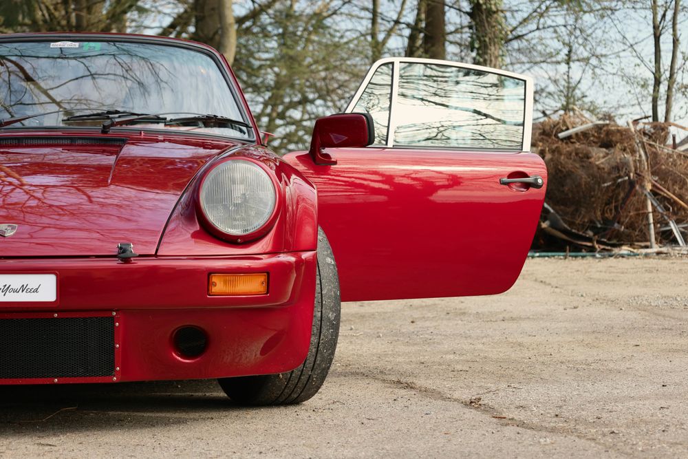 Porsche 911 3.0 SC Turbo Look 1982 | CarYouNeed.ch