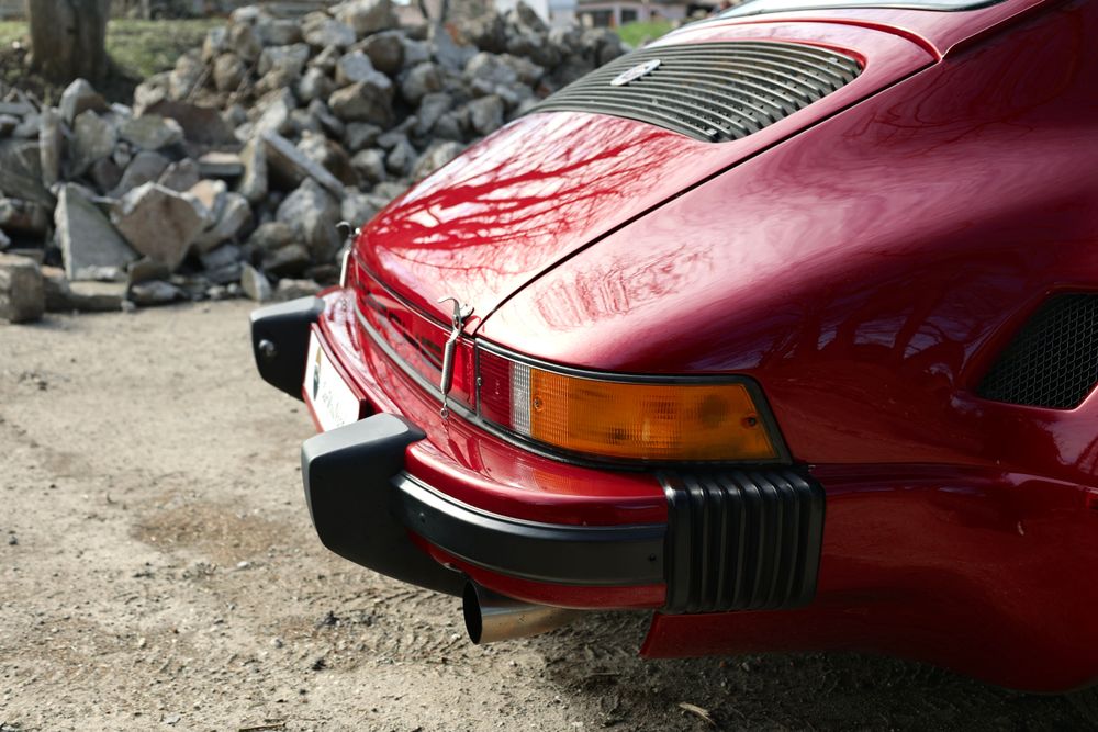 Porsche 911 3.0 SC Turbo Look - 1982 | CarYouNeed.ch